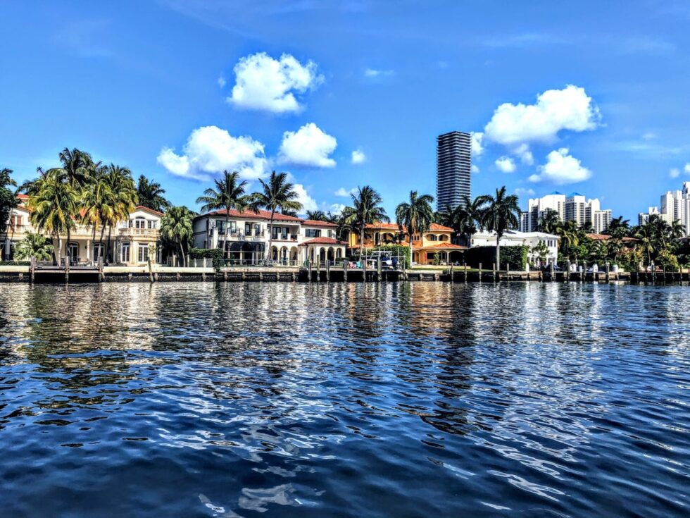Fort Lauderdale Canals Sightseeing Cruise - Baymingo